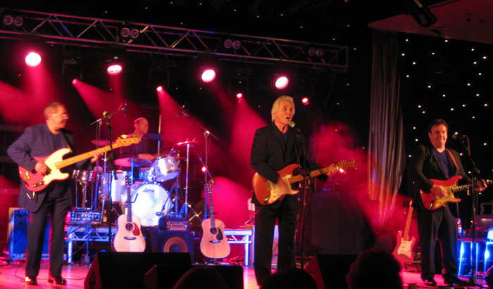 Bruce Welch's Shadows - Shadowmania 2008